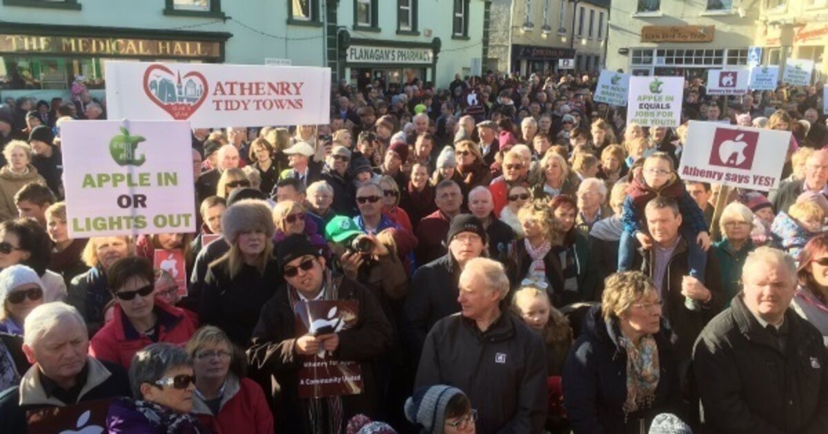 2,000 people gathered in Athenry in support of Apple's planned data centre