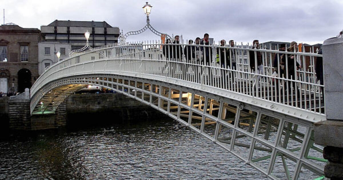 Ha'penny Bridge to celebrate 200th birthday
