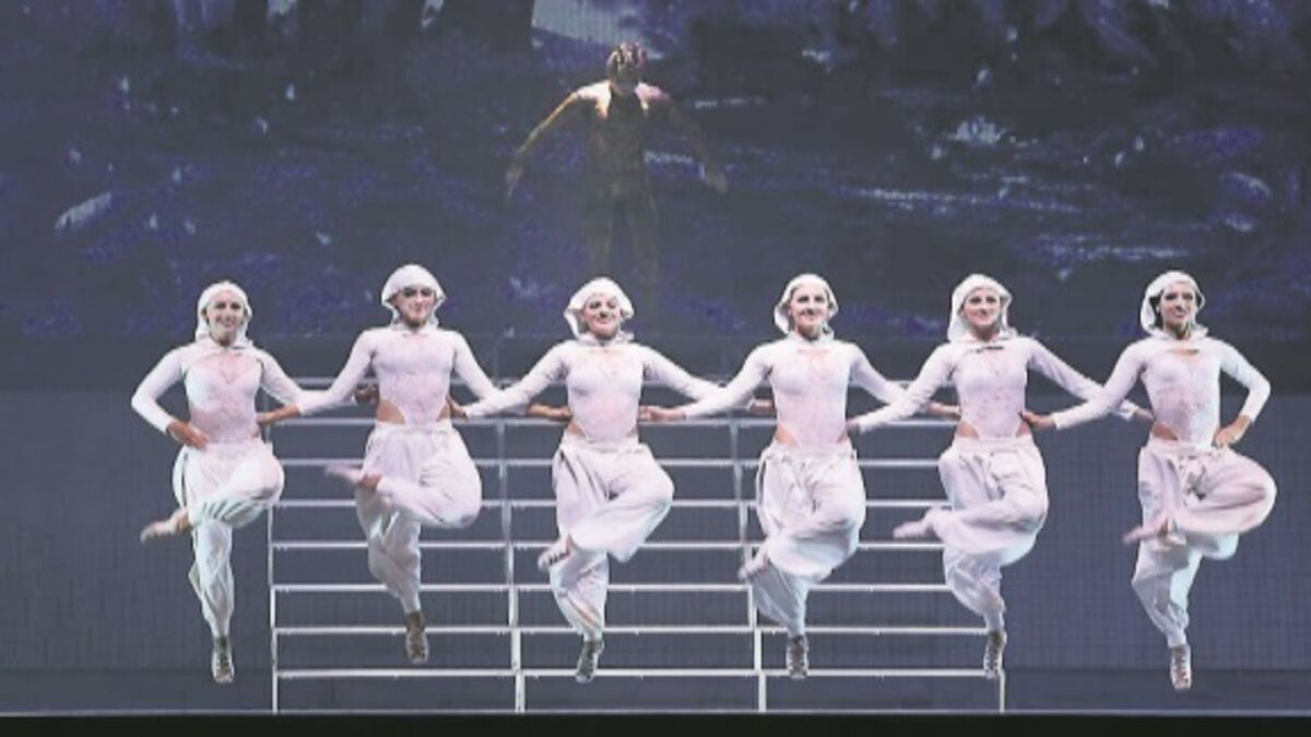 Lord of the Dance prance the night away with perfect LATM performance