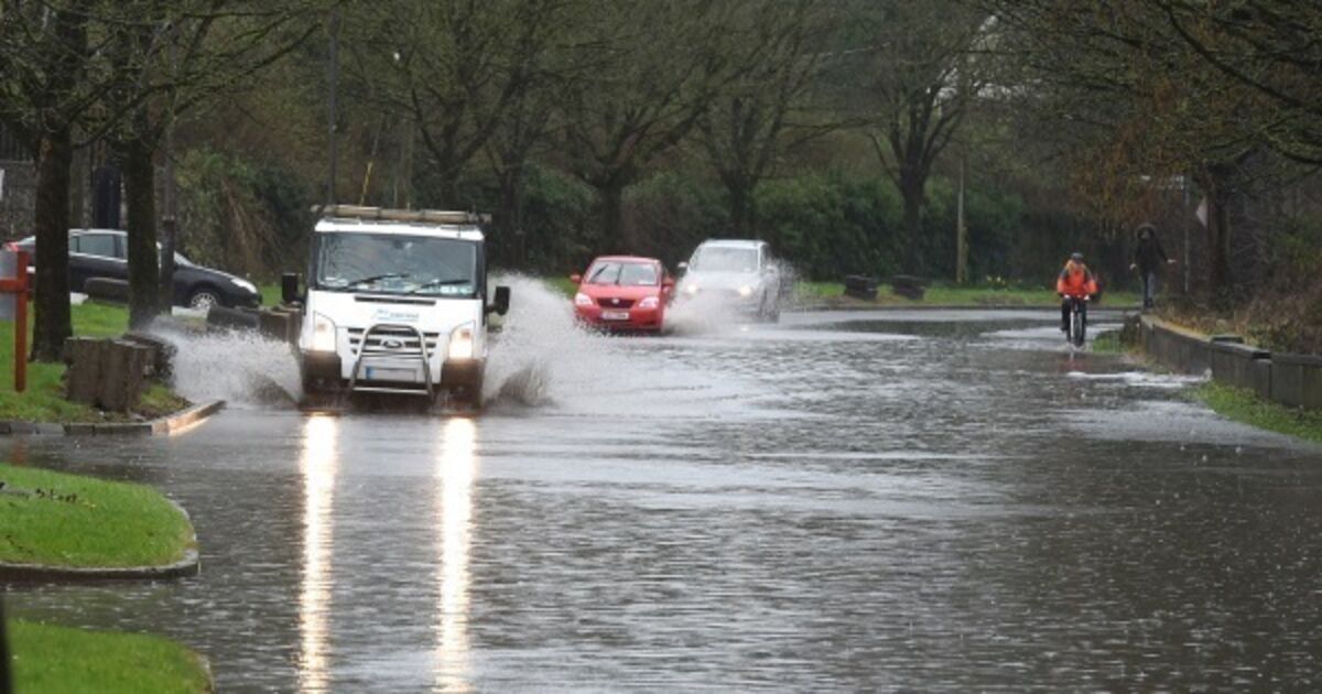 Latest: Heavy flooding in Kerry with many roads impassable