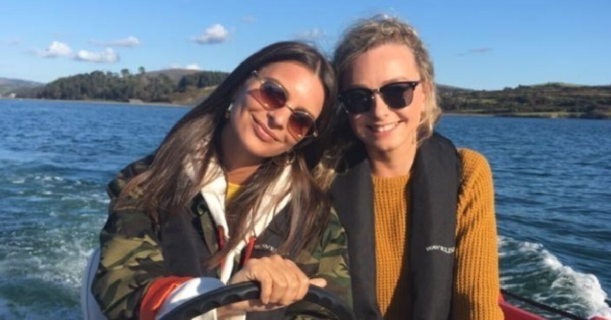 Model Emily Ratajkowski enjoys boat trip around Bantry Bay during ...
