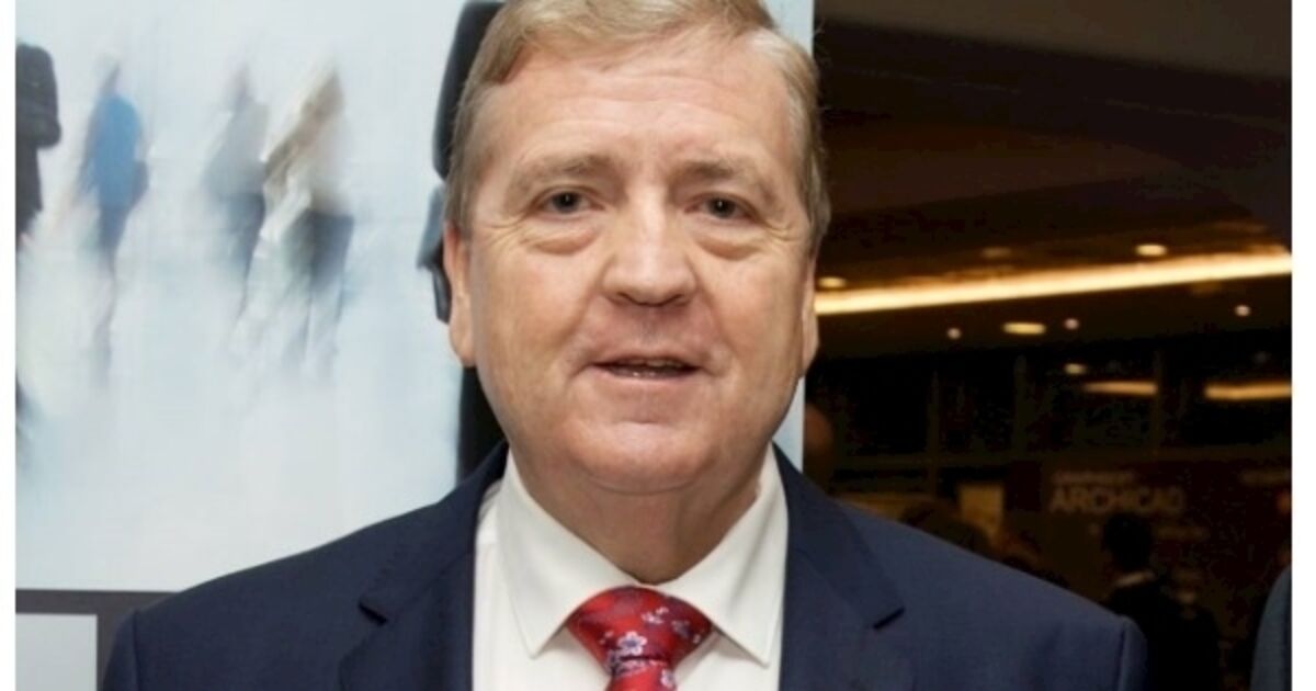 Pat Breen coming under pressure to answer questions on broadband plan