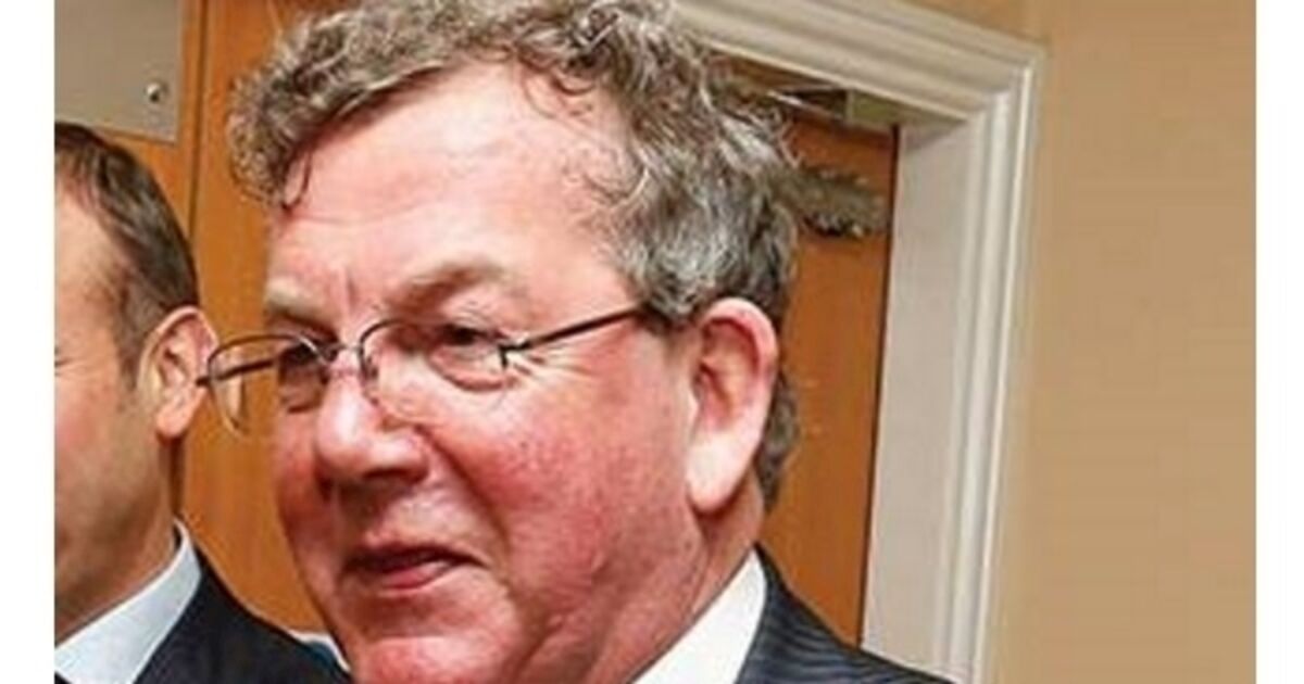 Senator Ned O’Sullivan calls for hotels to fit walk-in showers after fall