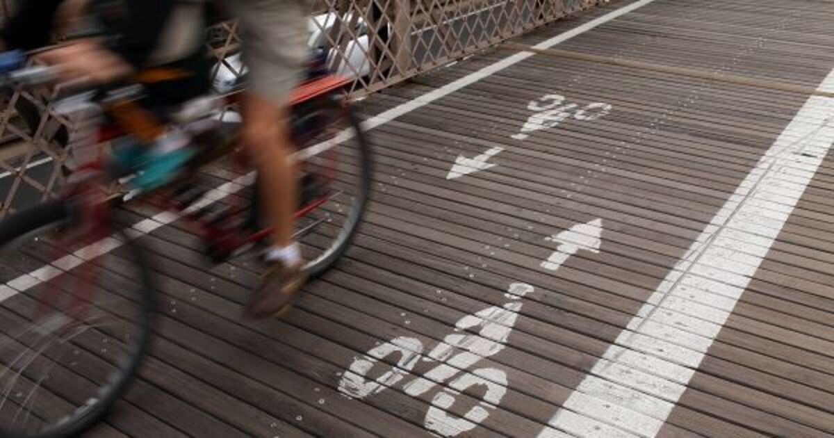 'Wide footpaths, bad cycle lanes': Dublin cycling infrastructure criticised