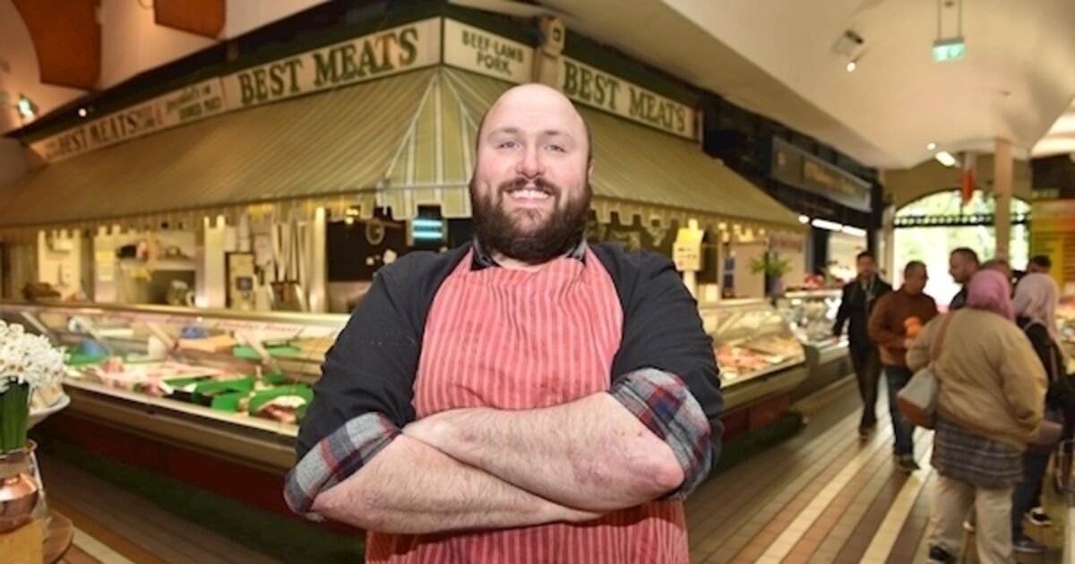 Butcher bear-hug delays bag thief