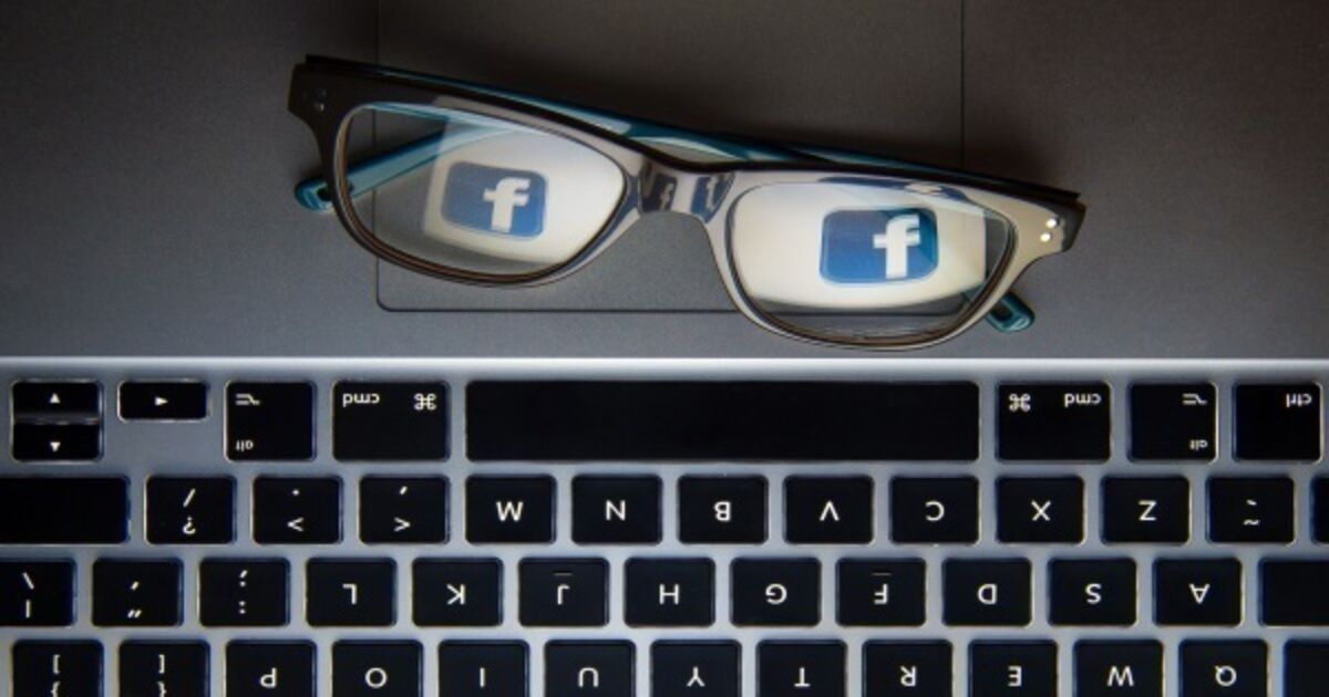 Facebook moderators should be given support of that provided to ...