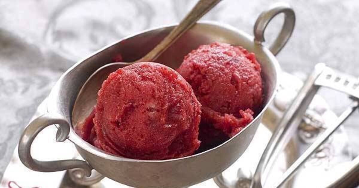 Prison inmates dine on ice-cream for Sunday lunch