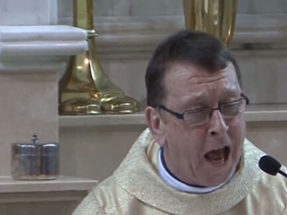 Priest sings hallelujah at wedding 60 photos - Astyledwedding.com