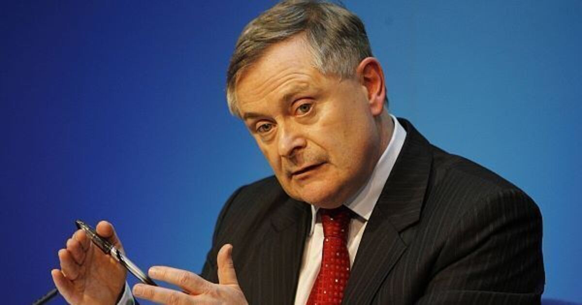 Howlin to scrap €15 FoI fee under review