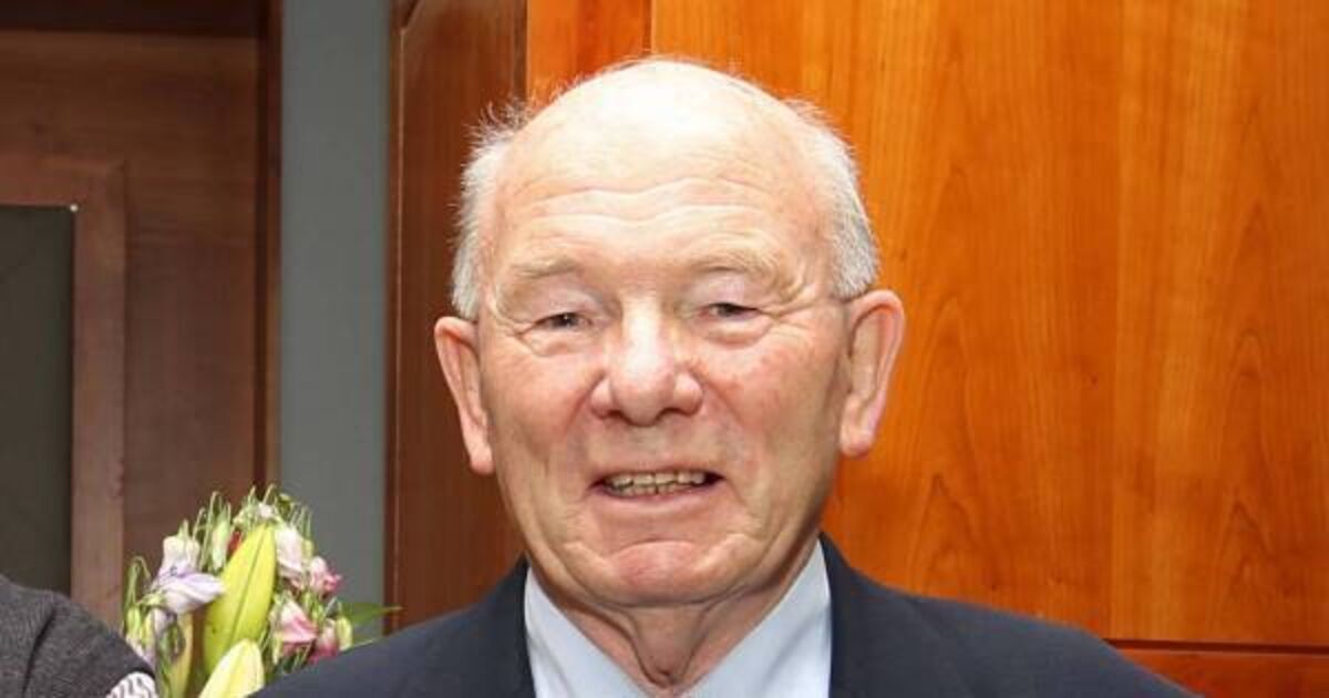 Ex-minister Denis Lyons dies, aged 78