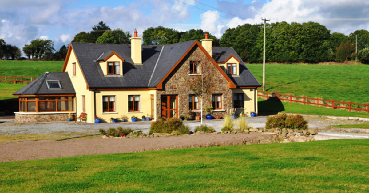 Ah-factor in lovely Grenagh, just 15 minutes from Cork suburbs