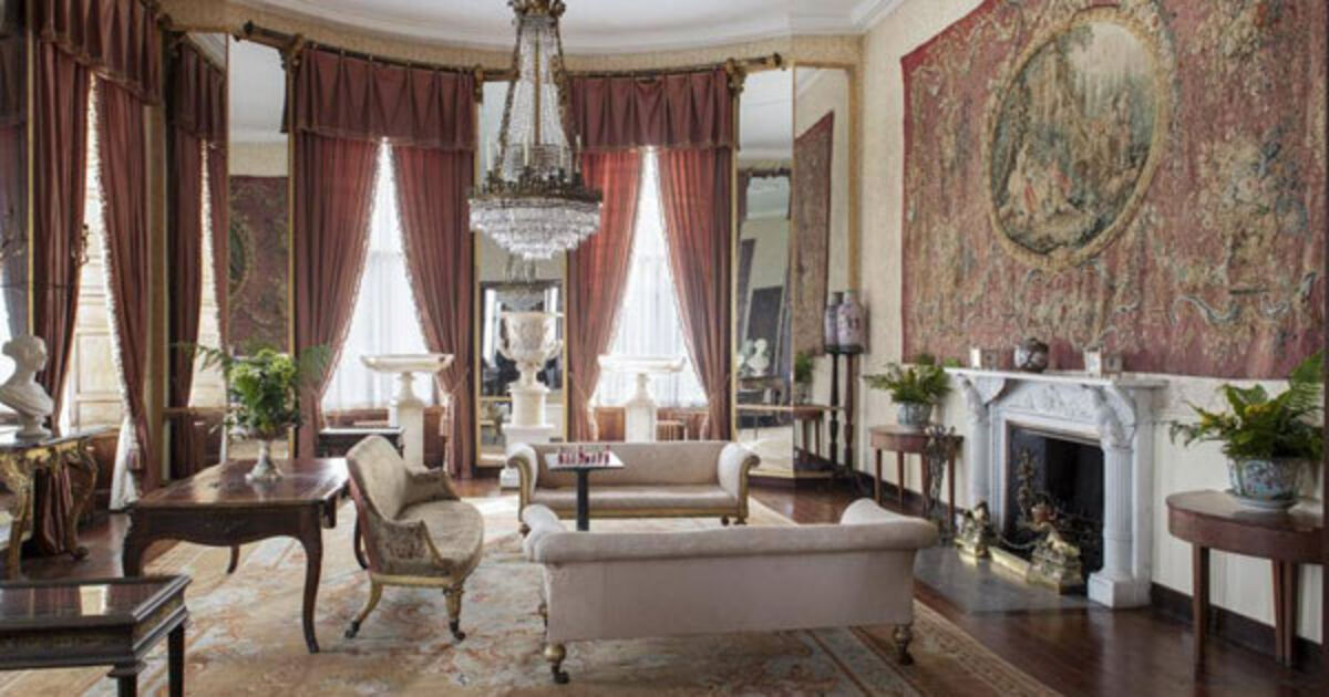 Bantry House avoids selling contents