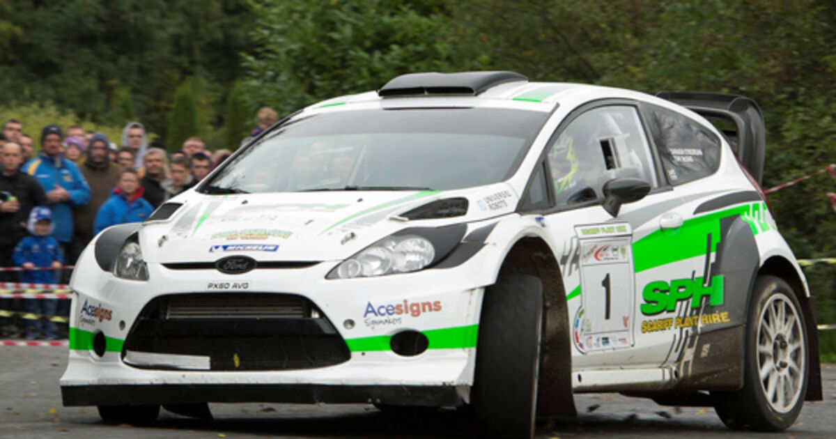 Darragh O’Riordan chases Cork five in a row