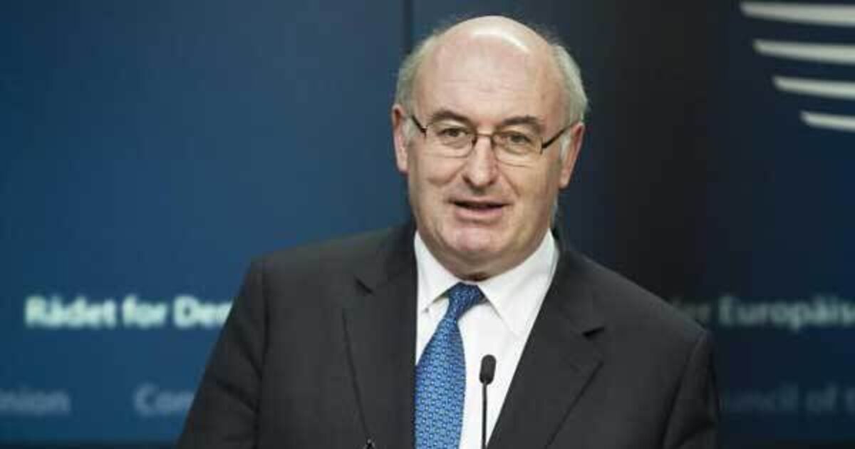 Stephen Cadogan: Phil Hogan’s new dairy aid package unlikely to satisfy all