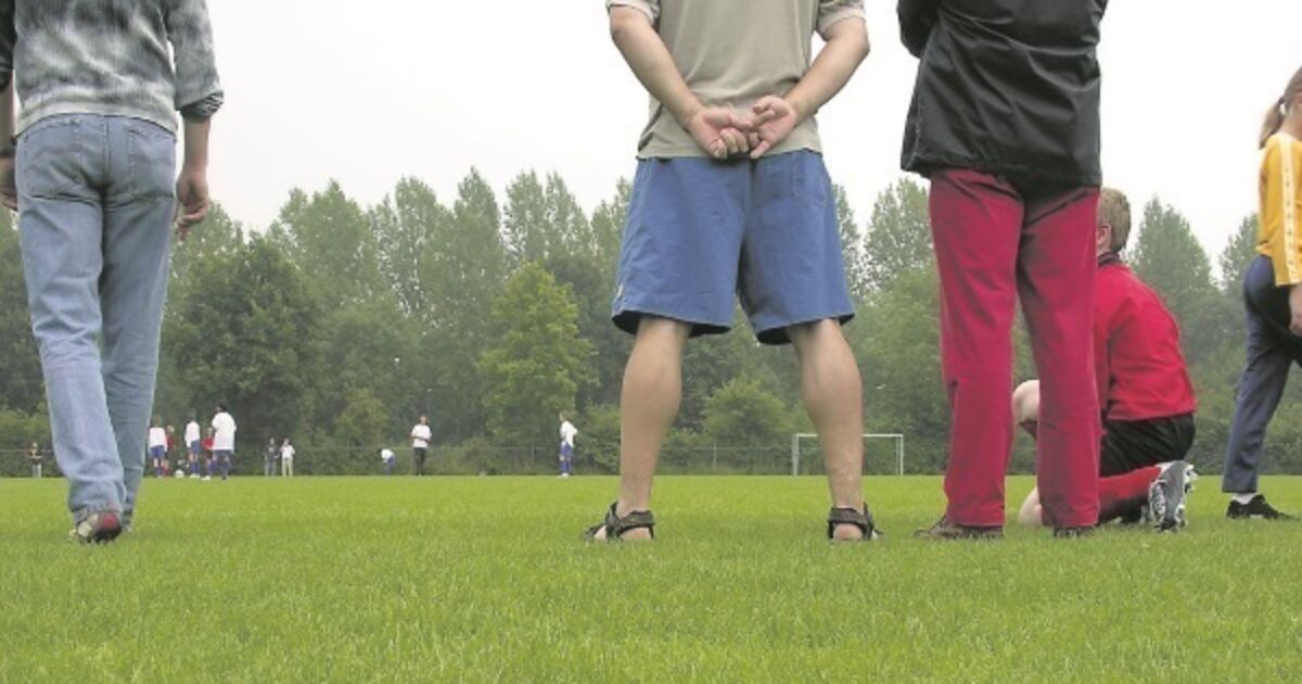 Parents keeping it silent on the sideline is better for kids on the ...