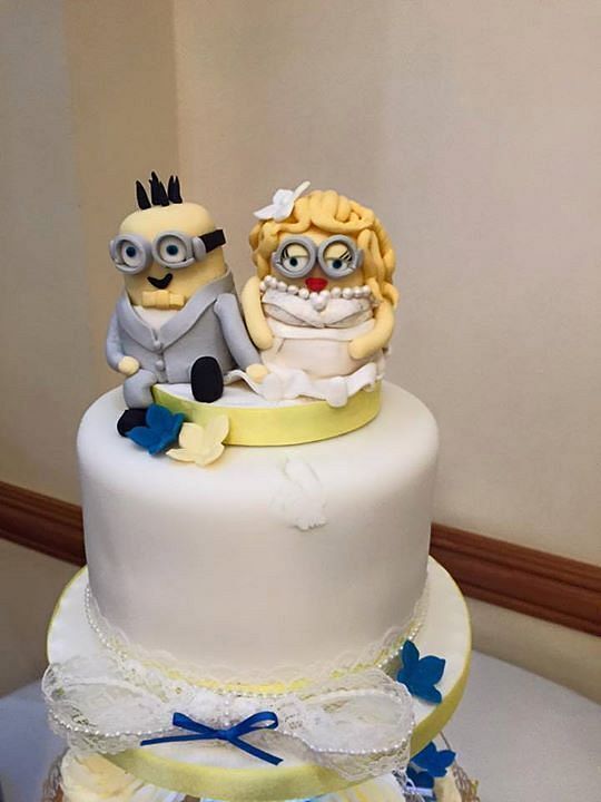 Couple get married in Minion-style wedding