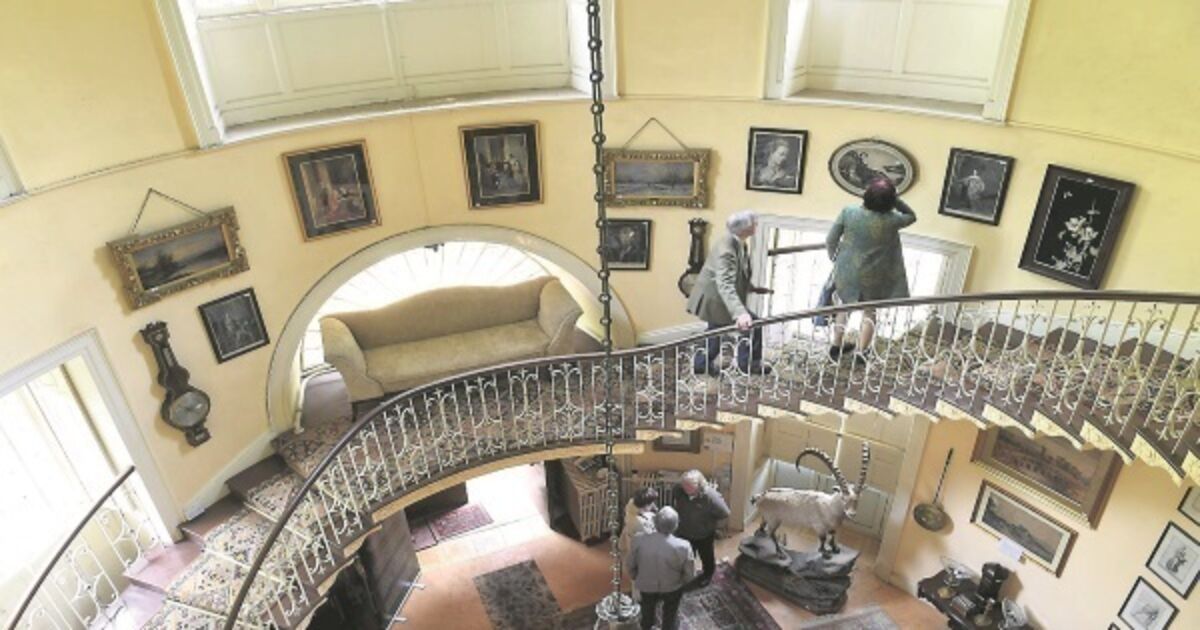 Auction at Lotabeg House includes ‘rare, politically sensitive’ photos ...