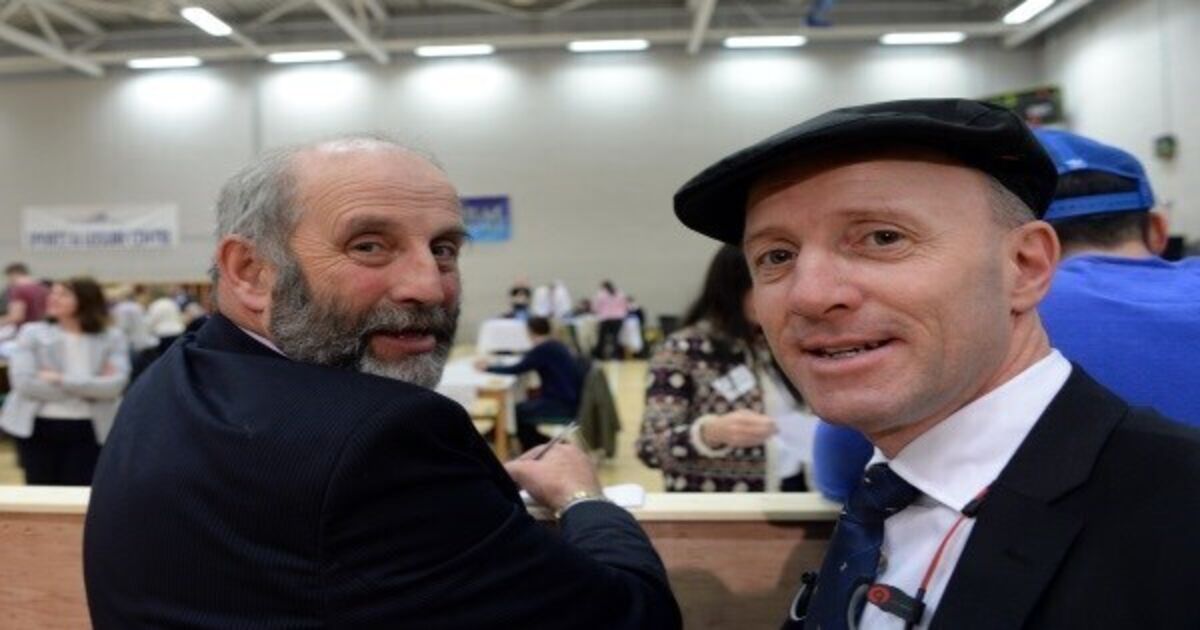 Healy-Raes split over Enda Kenny