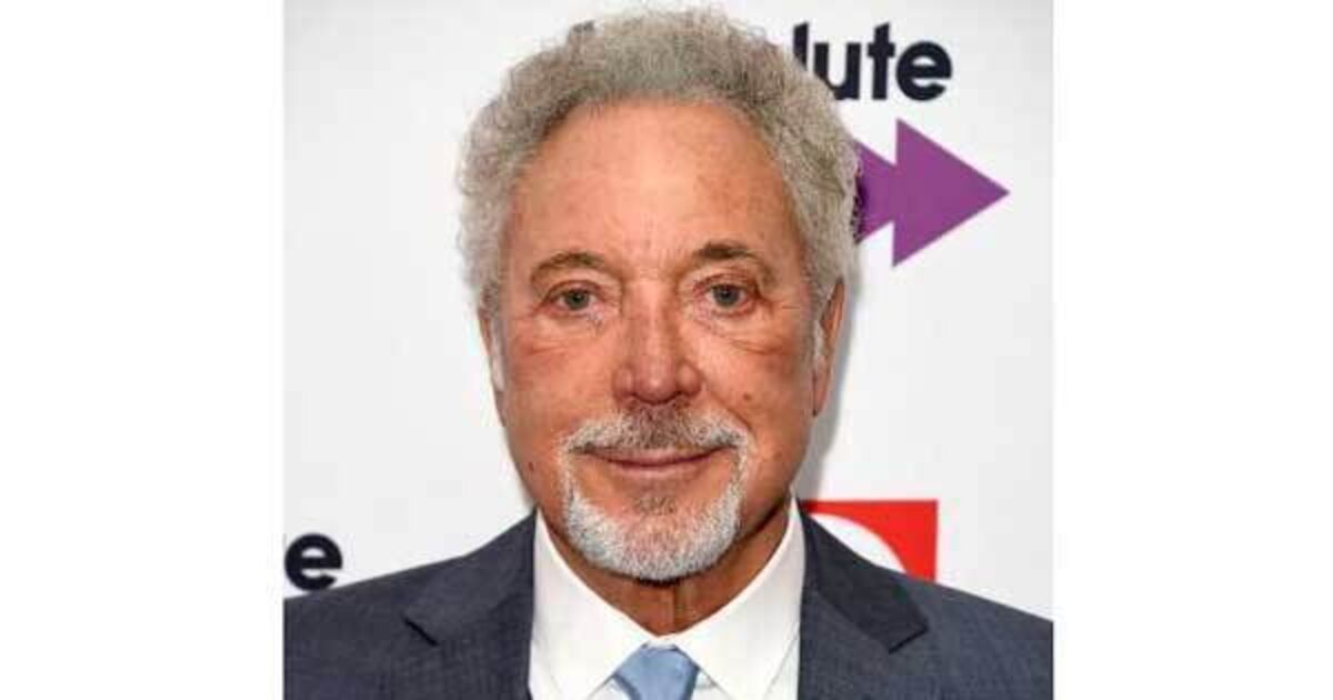 Tom Jones to check black ancestry with DNA testing
