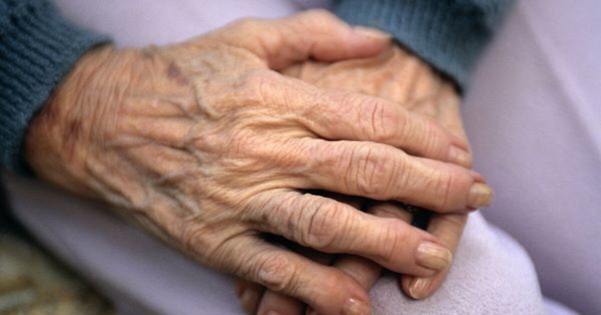 Pensioner choked and collapsed in ‘cafe coronary’