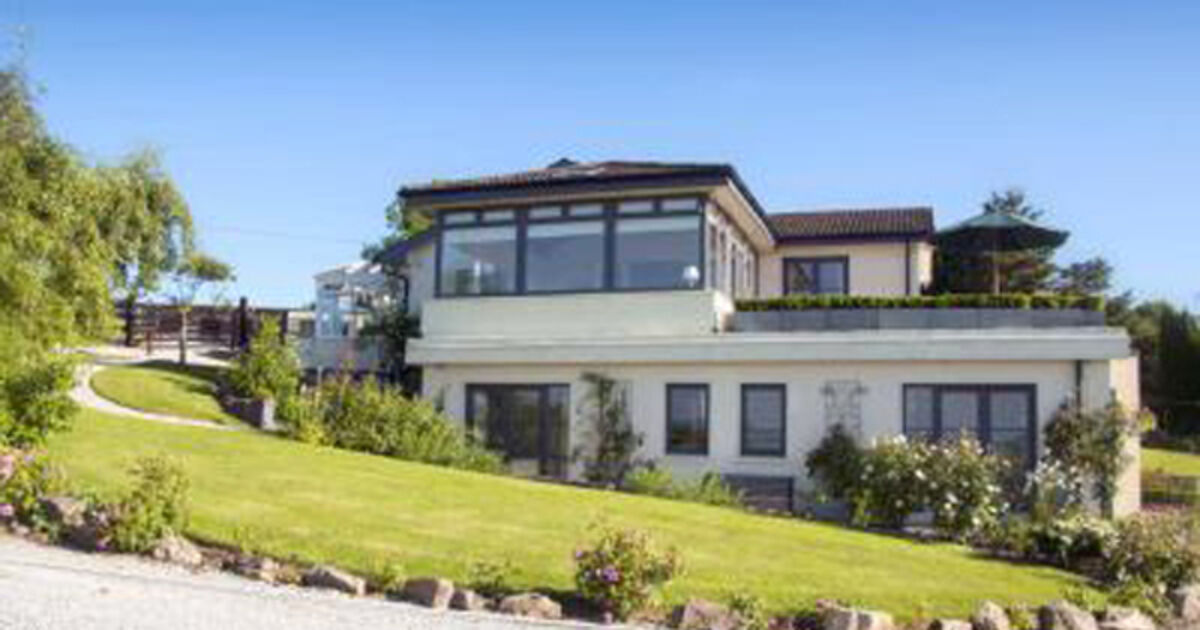 Conna home has four acres, stables and is next door to the 30-horse ...