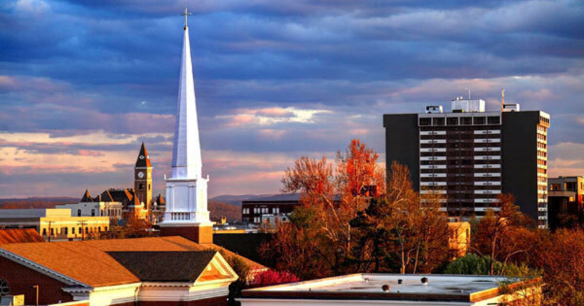 It's a ‘Hillgrimage’ - Following the path of Hillary Clinton on the US ...