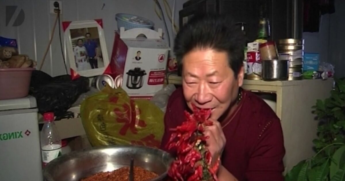 He's on fire! Meet China's chilli master