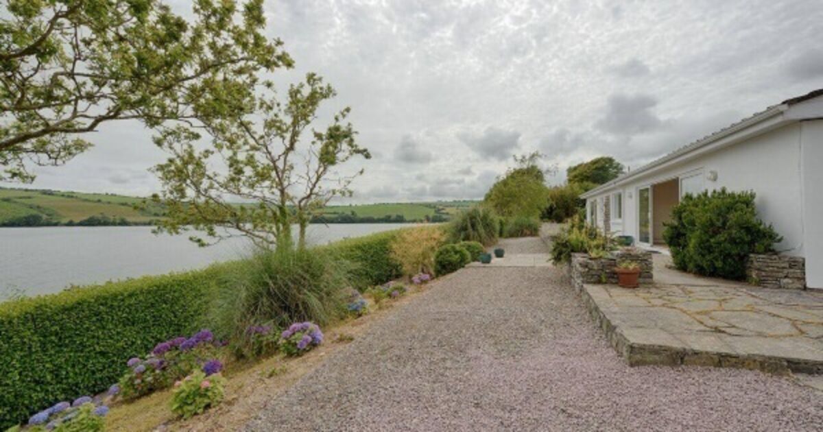 Beautiful waterfrontage in Kinsale home will have you siting on the ...