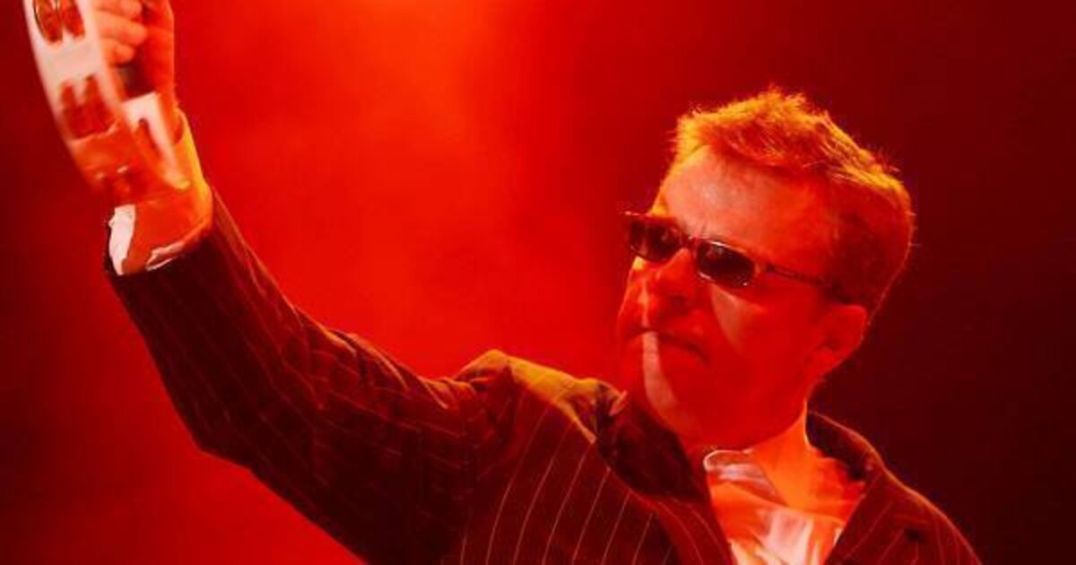 Suggs found out about father's death from Wikipedia