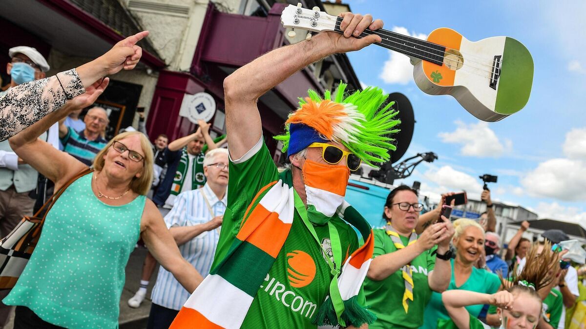 Italia '90 scenes at Walkinstown Roundabout as Ireland pays tribute to ...