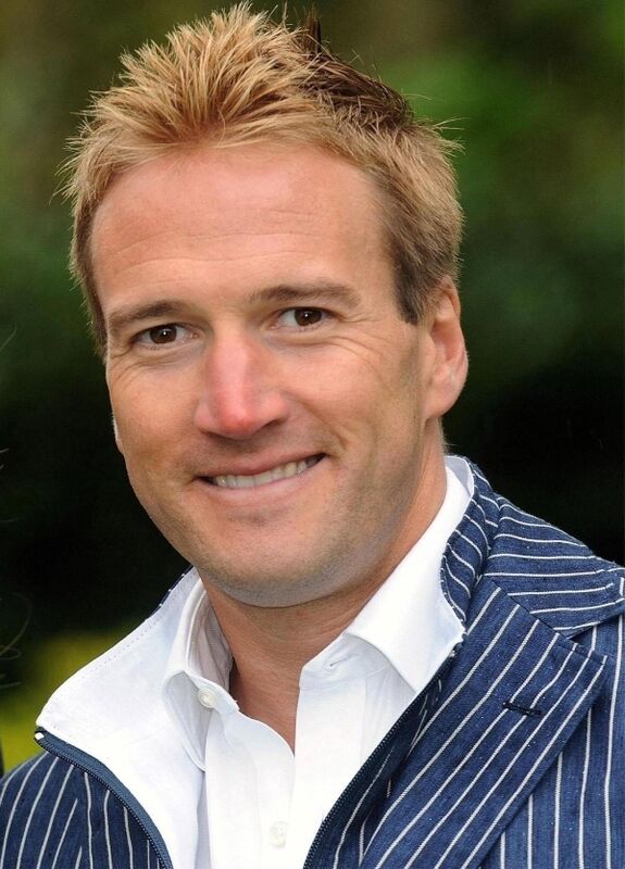 Book review: Land Rover: The Story of the Car that Conquered the World ...