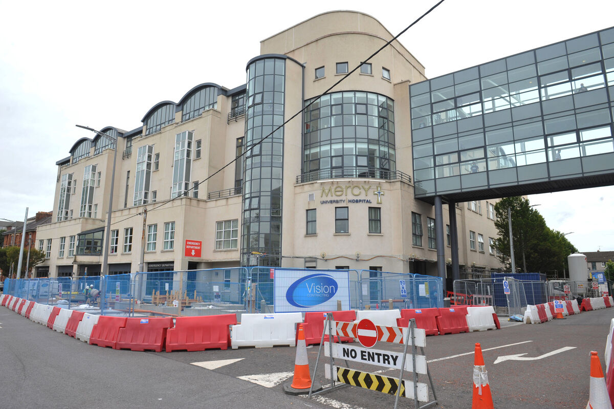 Mercy University Hospital installs cabins in preparation for winter