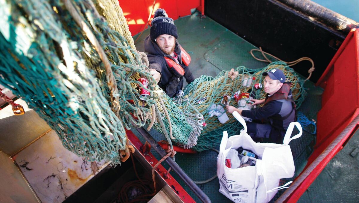 Irish trawler crews haul ashore 400 tonnes of litter