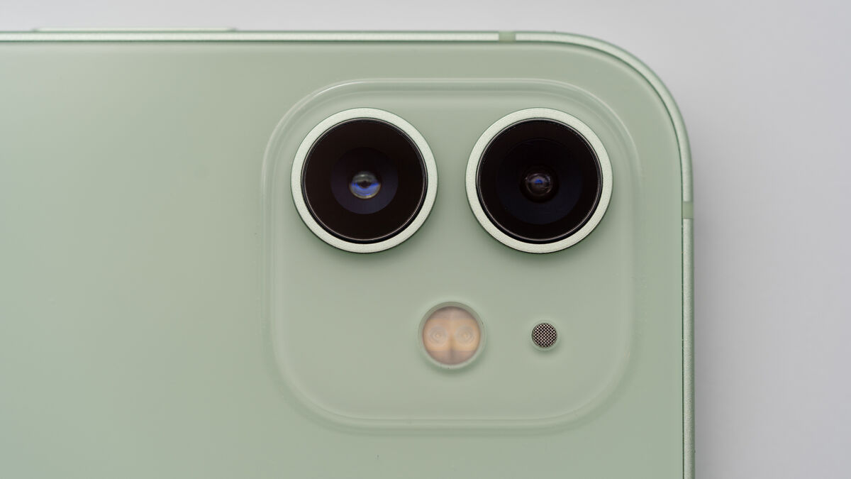 iPhone 12 and iPhone 12 Pro, more similar than different