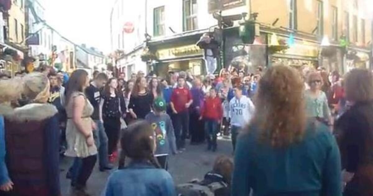 Ultimate Irish flash mob takes over Galway