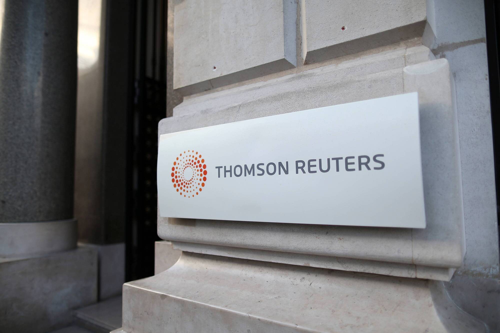 Reuters moves its content behind a paywall