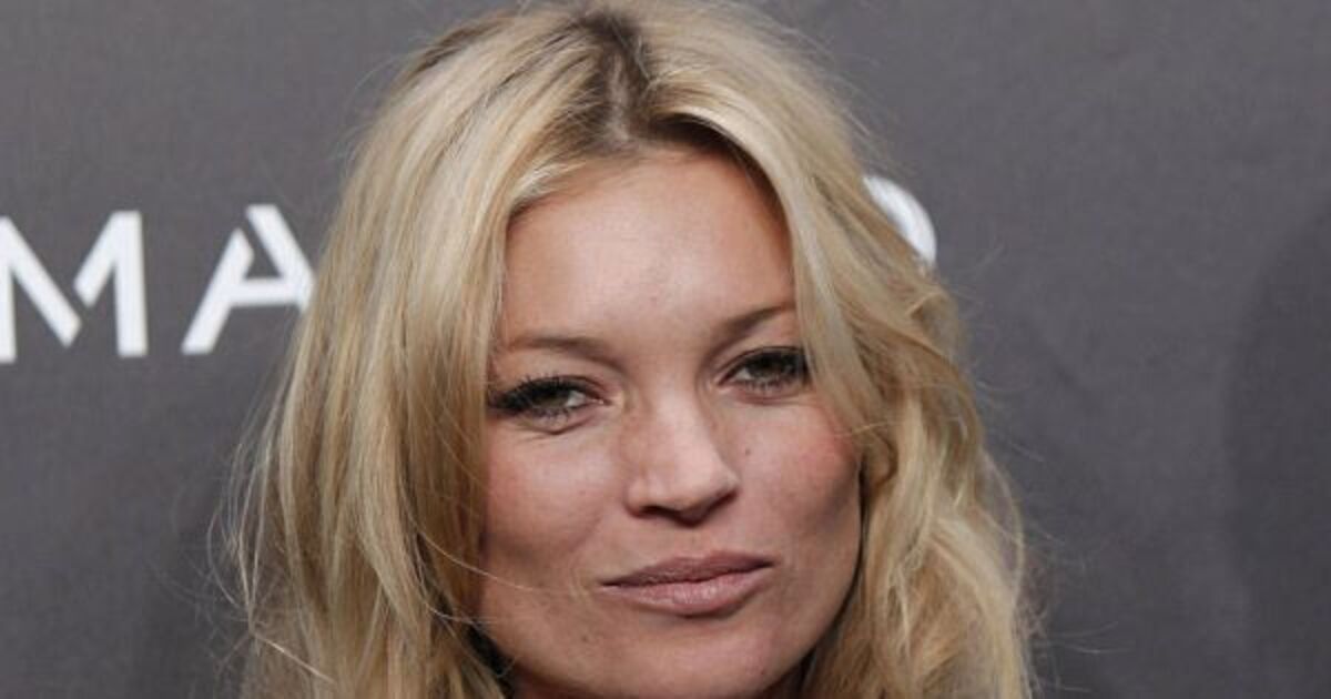 Supermodel Moss 'detoxing' with daily enemas