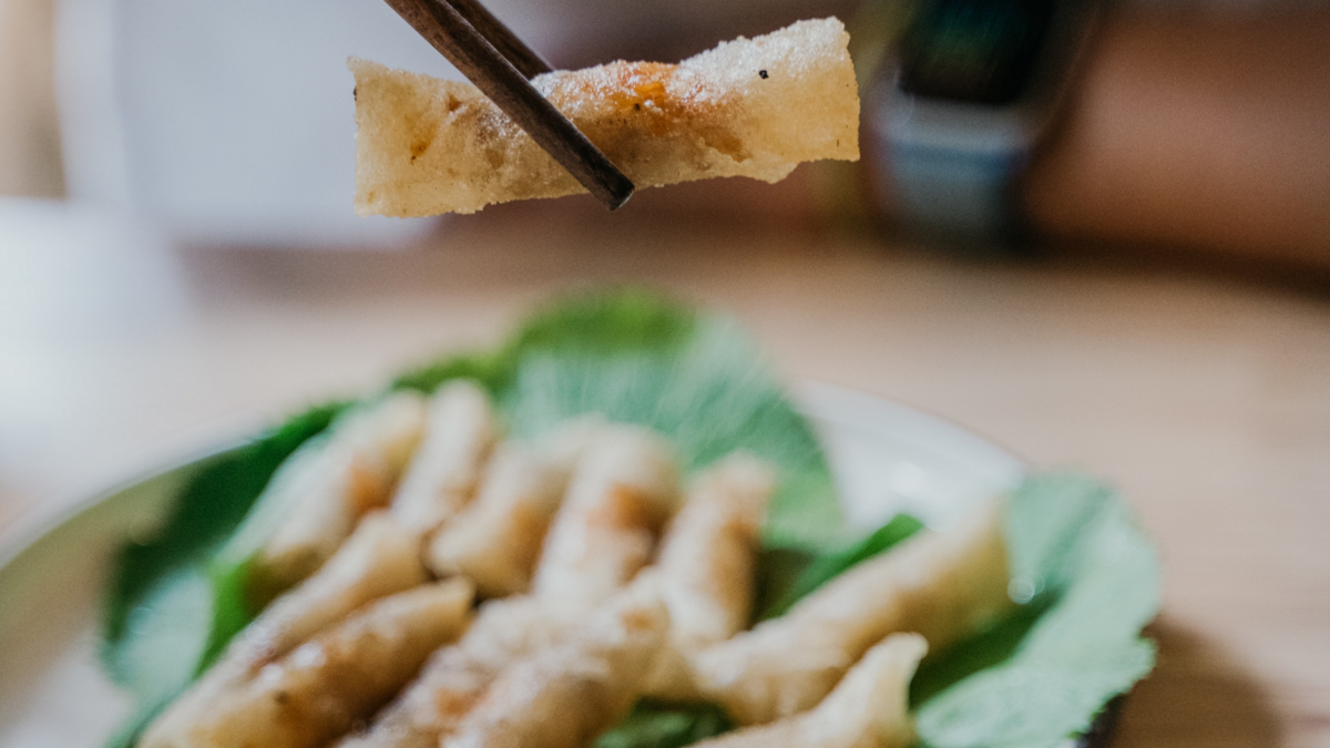 Duck, ginger and peanut spring rolls