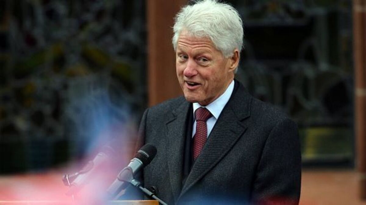 Former US President Bill Clinton heckled during speech in Derry