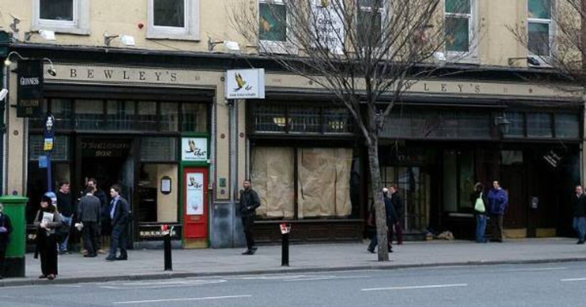 Planners overturn permission to remove Bewleys' windows
