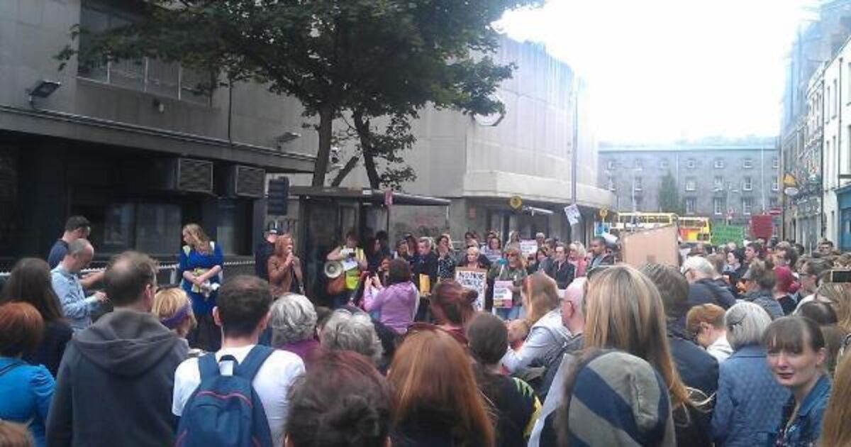 Pro-choice group sees more than a thousand at Dublin protest