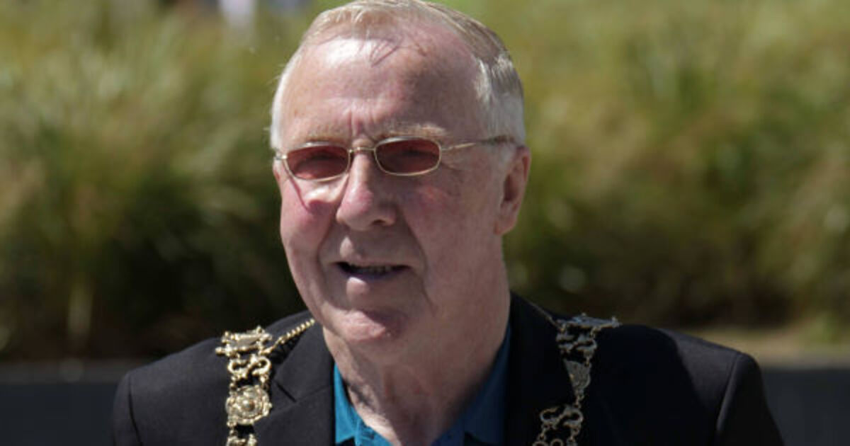 Brooks concerts would 'save the nation from sorrow and misery', says ...