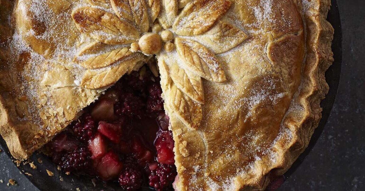 Apple and blackberry pie