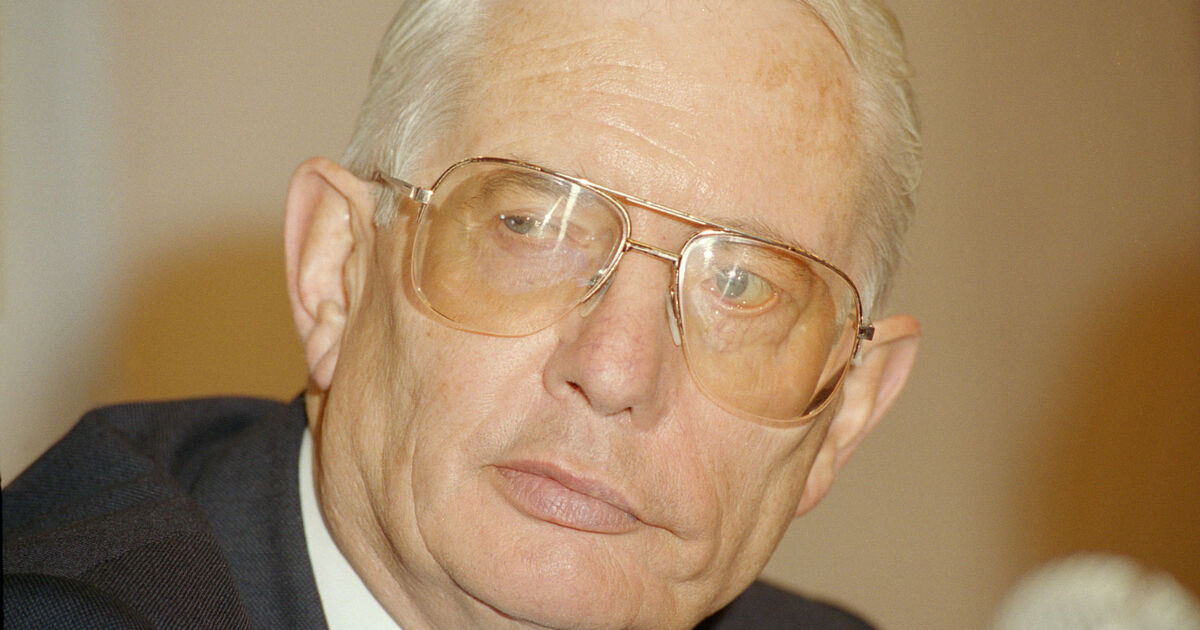 Former CRH Chief Executive Tony Barry dies