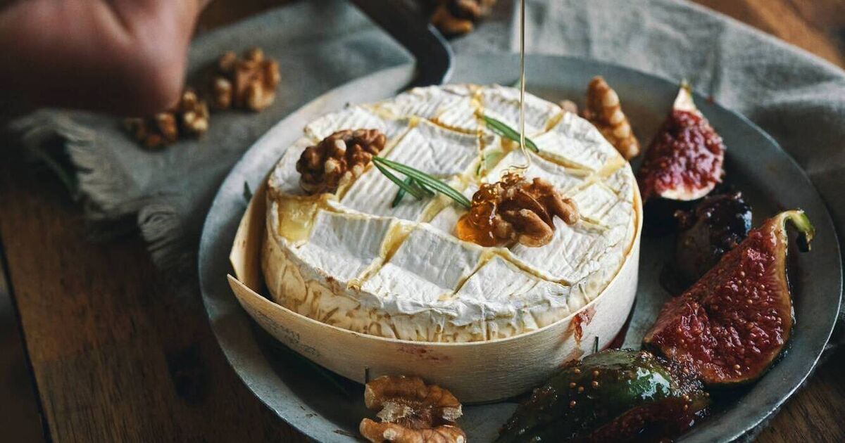 How to make the perfect baked camembert and delicious things to serve ...