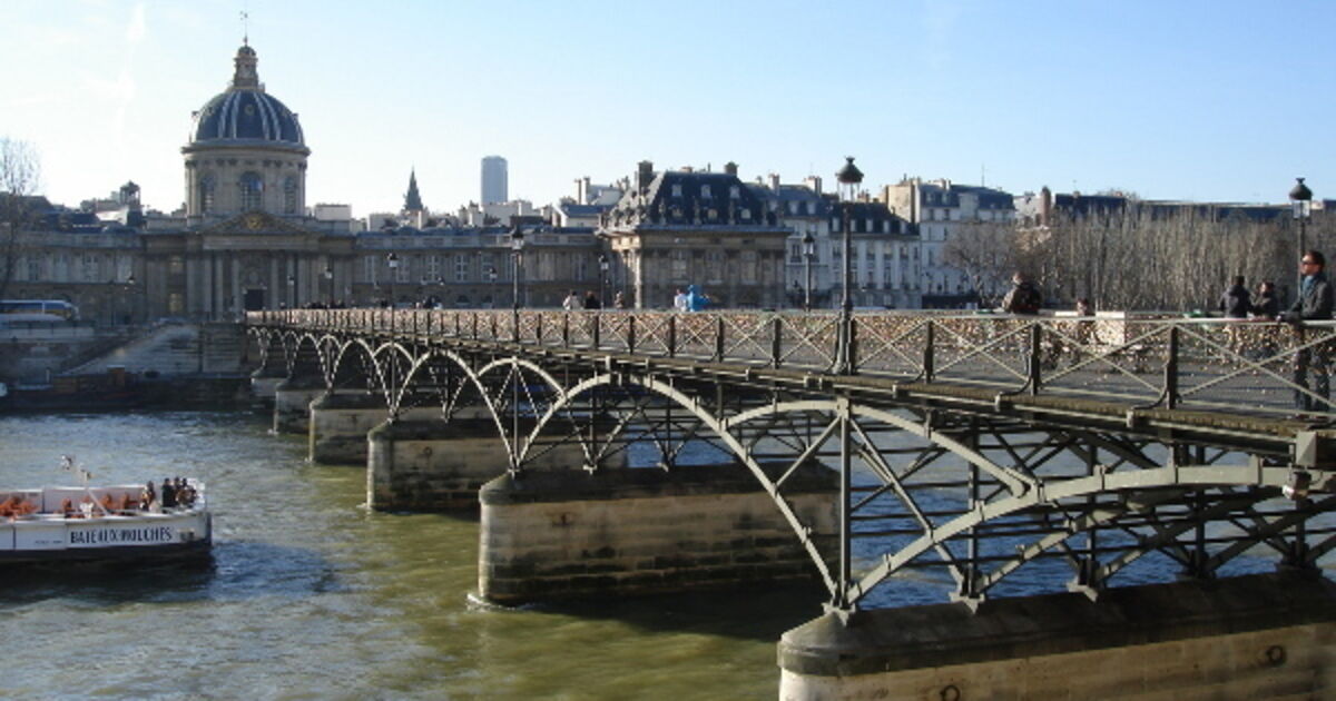 Paris bridge partially collapses under weight of thousands of 'love locks'