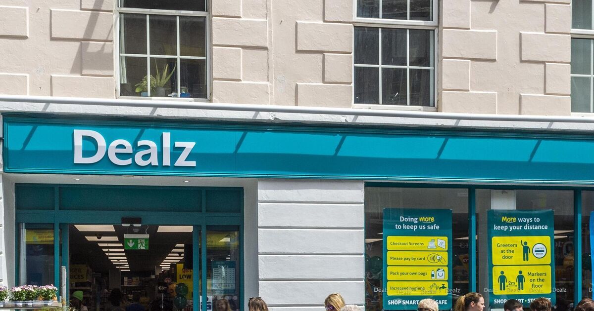Boss of Dealz-Poundland discount retailer to step down