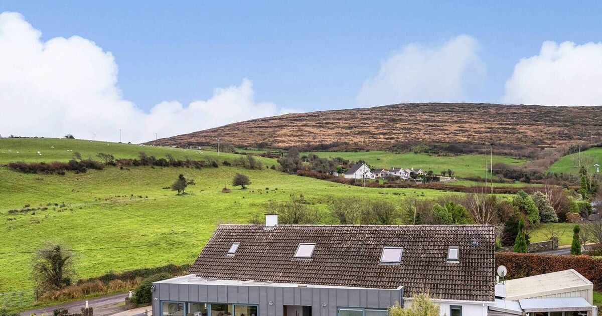 Bungalow bliss and pizza pzzazz in €475k Bantry beauty spot