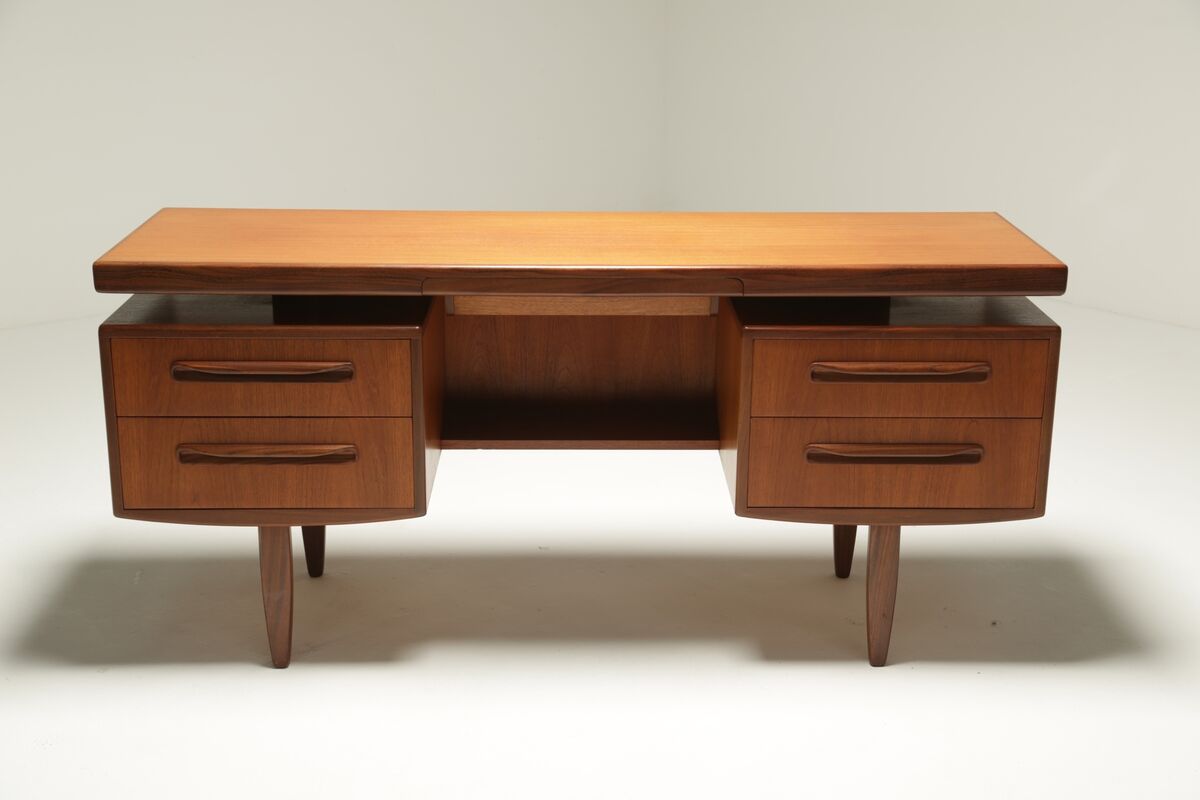 How to choose a new or vintage desk to suit your home office