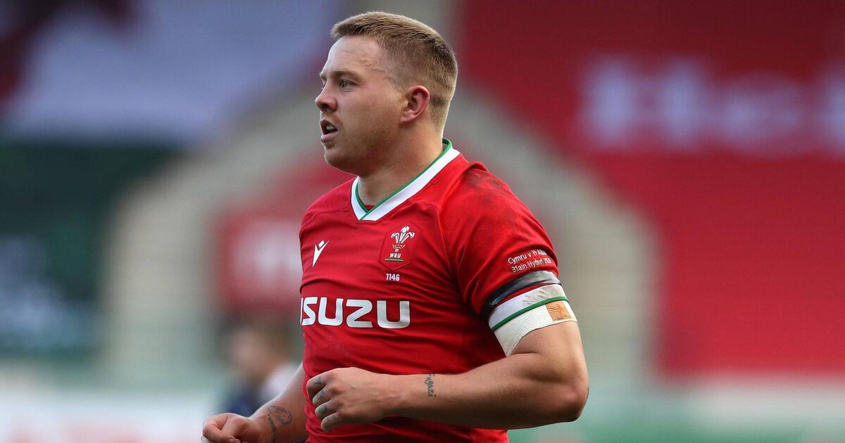 Wales flanker forced to retire due to concussion
